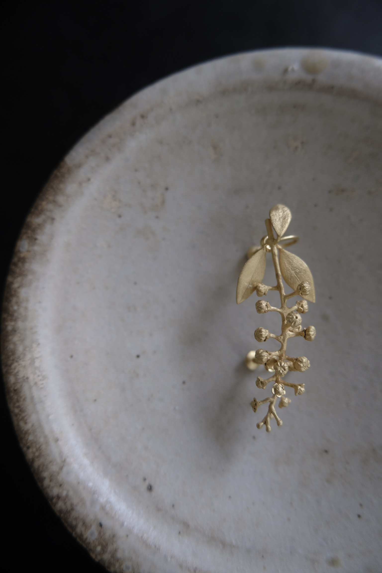 Las chicas | iichi 日々の暮らしを心地よくするハンドメイドやアンティークのマーケットプレイス