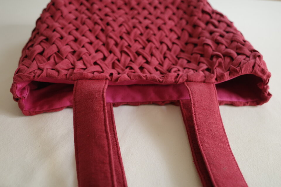 Lattice smockingのバッグ・スクエア | iichi 日々の暮らしを心地よくするハンドメイドやアンティークのマーケットプレイス