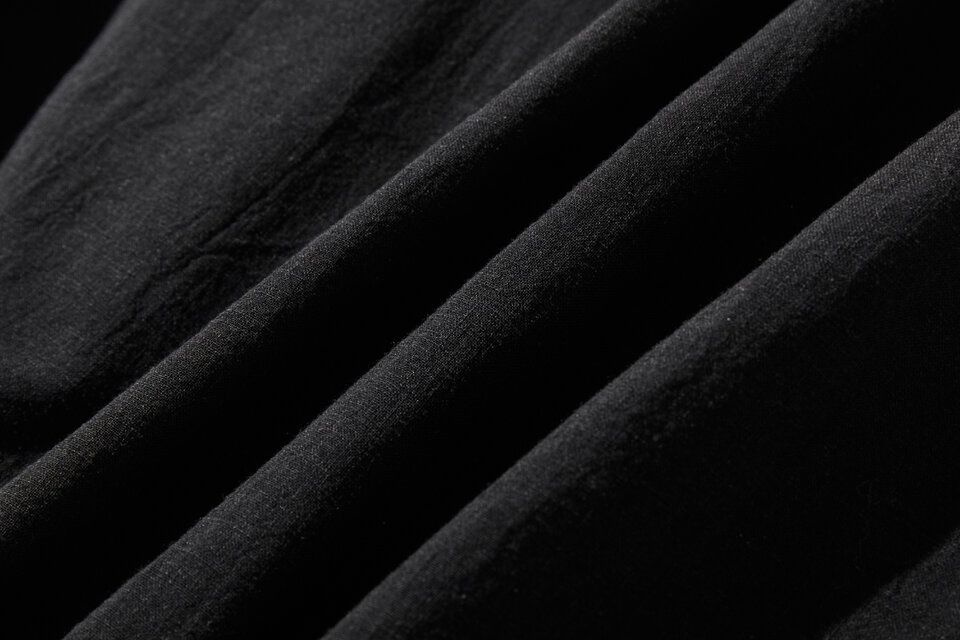 ナチュラルテイストの綿麻シャツブラウス 長袖ブラウス ブラック 250420-4 | iichi 日々の暮らしを心地よくするハンドメイドやアンティークのマーケットプレイス