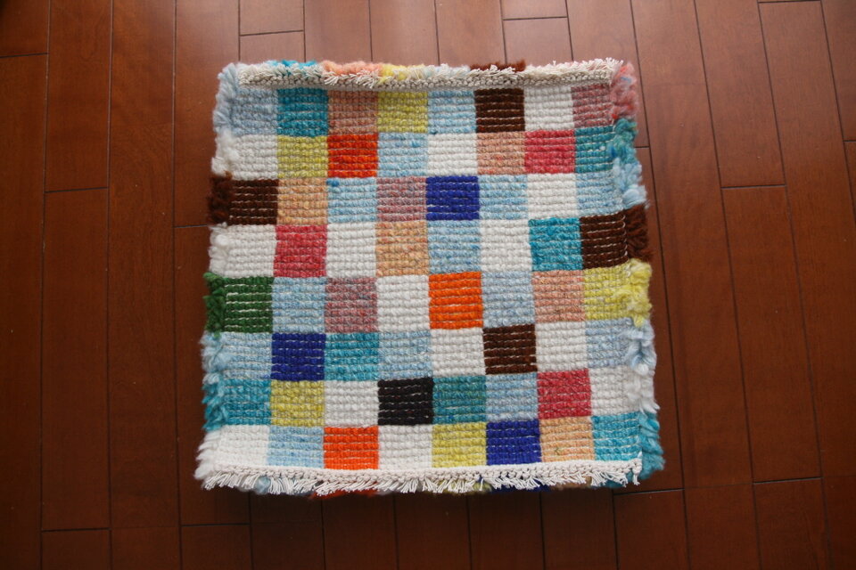 ノッティングチェアマット ホームスパン（手紡ぎ手織り）パッチワークB | iichi 日々の暮らしを心地よくするハンドメイドやアンティークのマーケットプレイス