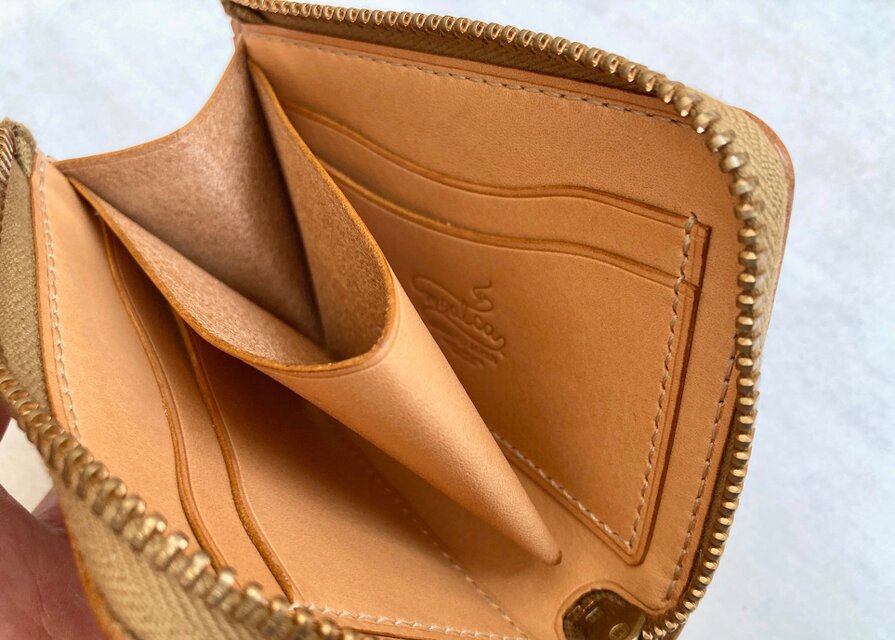 手縫いのLFコンパクトウォレット / イタリアンレザー / オリジナルBOX付 | iichi 日々の暮らしを心地よくするハンドメイドやアンティークのマーケットプレイス