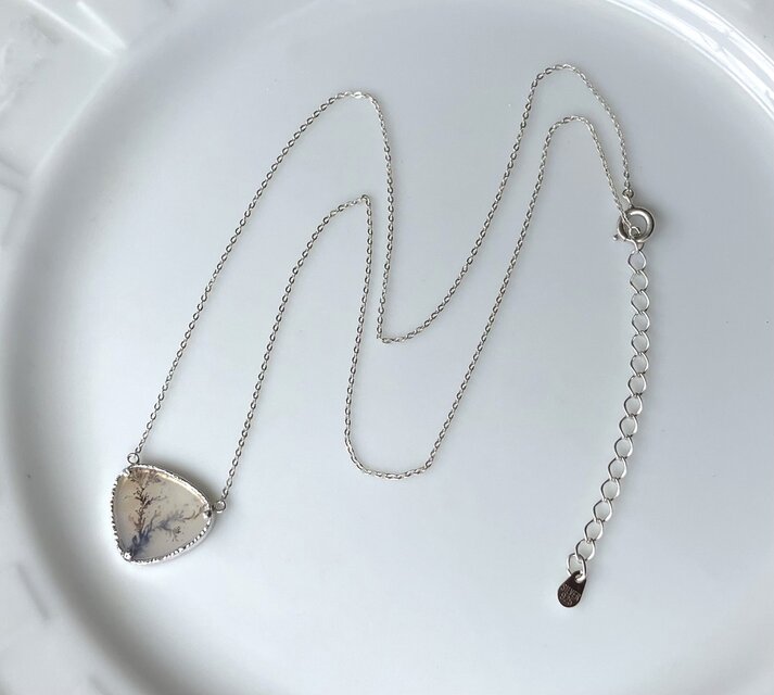 デンドリティックアゲート・ペンダント（silver925） | iichi 日々の暮らしを心地よくするハンドメイドやアンティークのマーケットプレイス