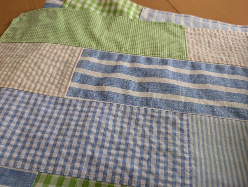 ♥️夏♥️涼しげロングのれん♥️グリーンとブルー♥️細長パッチワーク★85 175★ | iichi 日々の暮らしを心地よくするハンドメイドやアンティークのマーケットプレイス