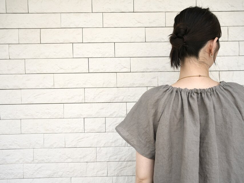 上質リネンのゆったり半袖ブラウス No.361 | iichi 日々の暮らしを心地よくするハンドメイドやアンティークのマーケットプレイス