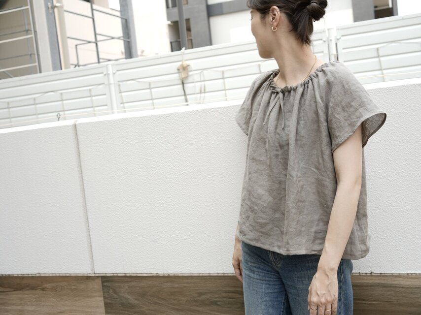 上質リネンのゆったり半袖ブラウス No.361 | iichi 日々の暮らしを心地よくするハンドメイドやアンティークのマーケットプレイス