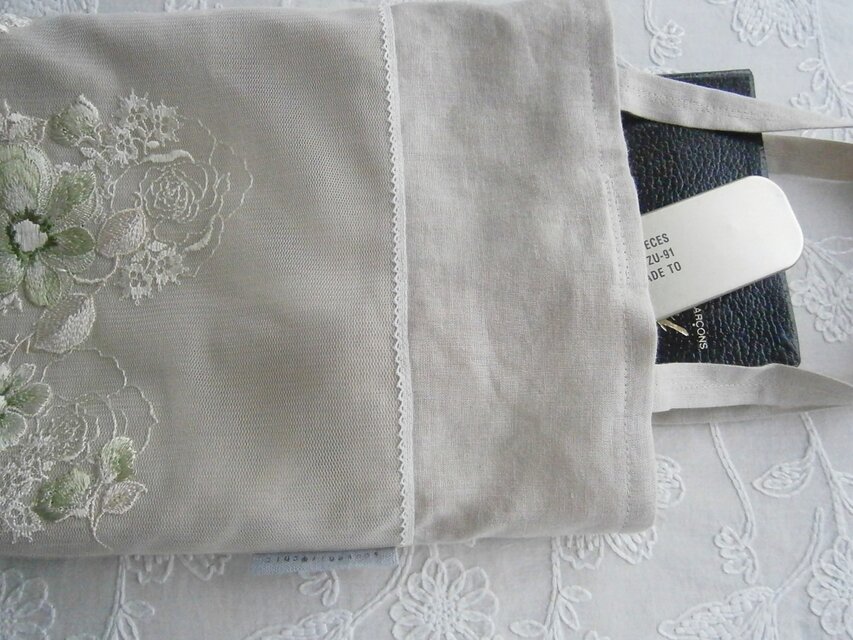刺繍lace×linen 小ぶりのtote | iichi 日々の暮らしを心地よくするハンドメイドやアンティークのマーケットプレイス