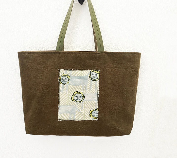 ミナペルホネンのモチーフ「look」アップリケかばん | iichi 日々の暮らしを心地よくするハンドメイドやアンティークのマーケットプレイス