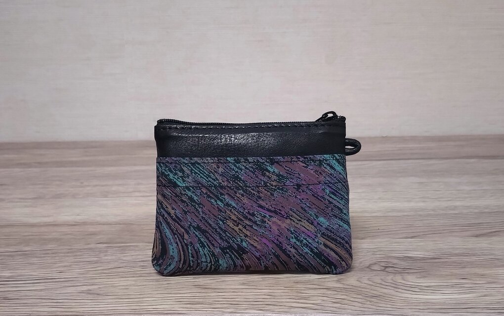 角財布 (カンガルー革・波紋柄) | iichi 日々の暮らしを心地よくするハンドメイドやアンティークのマーケットプレイス