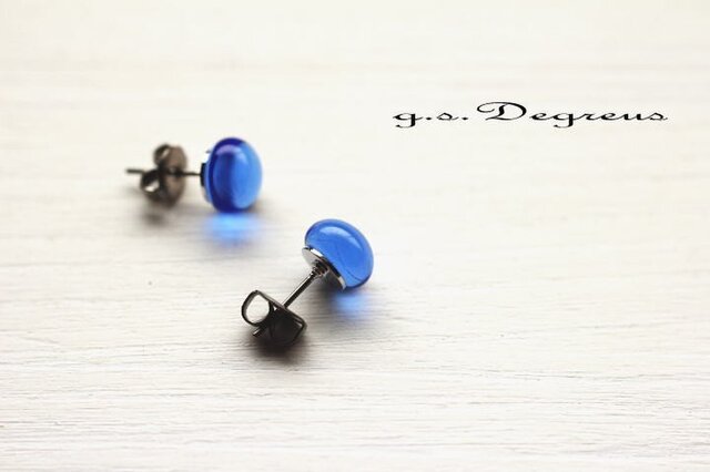 【再販】チタンピアス・LightBlue | iichi ハンドメイド・クラフト作品・手仕事品の通販