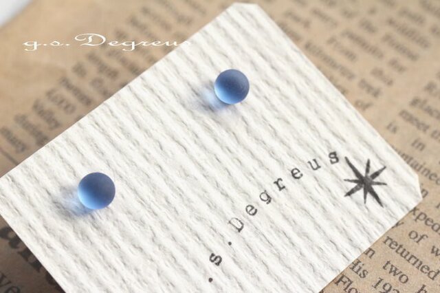 【再販】極小チタンピアス・LightBlue | iichi 日々の暮らしを心地よくするハンドメイドやアンティークのマーケットプレイス