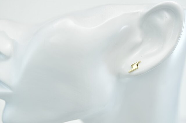 K18YG カミナリピアス (CI-P005) | iichi 日々の暮らしを心地よくするハンドメイドやアンティークのマーケットプレイス