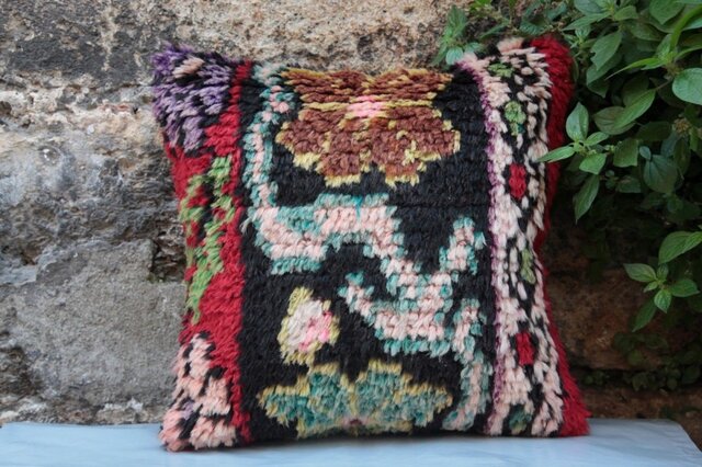 40 cm アンティークカーペットピロー・ハンドメイドクッションカバー | iichi 日々の暮らしを心地よくするハンドメイドやアンティークのマーケットプレイス