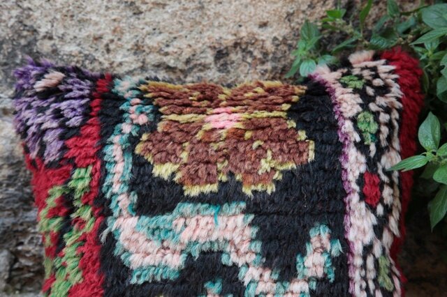 40 cm アンティークカーペットピロー・ハンドメイドクッションカバー | iichi 日々の暮らしを心地よくするハンドメイドやアンティークのマーケットプレイス