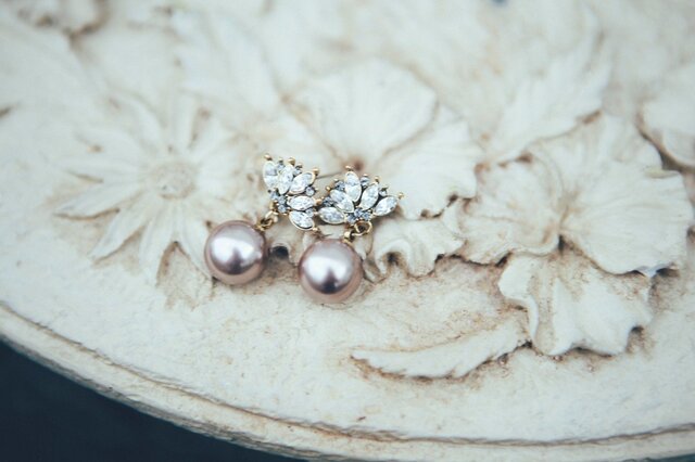 COR-DATE 王冠シャンパンパールイヤリング（バネ式ネジ調整） | iichi ハンドメイド・クラフト作品・手仕事品の通販