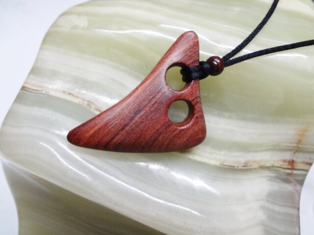 宇宙からのペンダント・サザンローズ200－12 | iichi 日々の暮らしを心地よくするハンドメイドやアンティークのマーケットプレイス