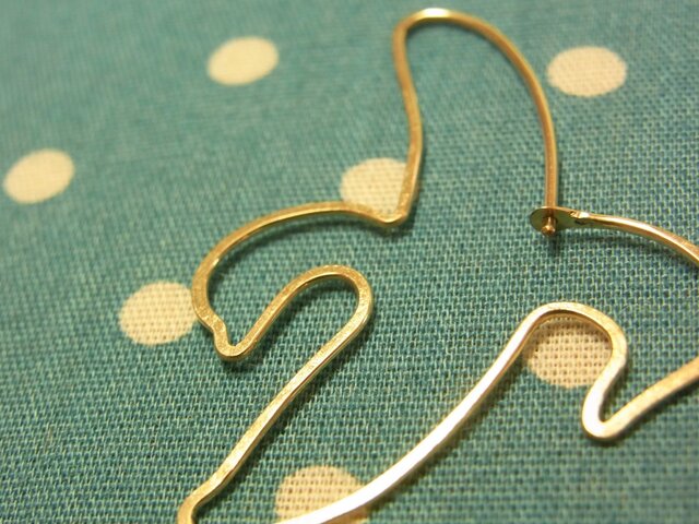 PBP-057 14kgf wire pierced earring(banana) | iichi 日々の暮らしを心地よくするハンドメイドやアンティークのマーケットプレイス