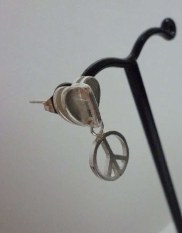 Zipperピアス【Love&Peace】 | iichi ハンドメイド・アンティーク・食品・ギフト・手作り