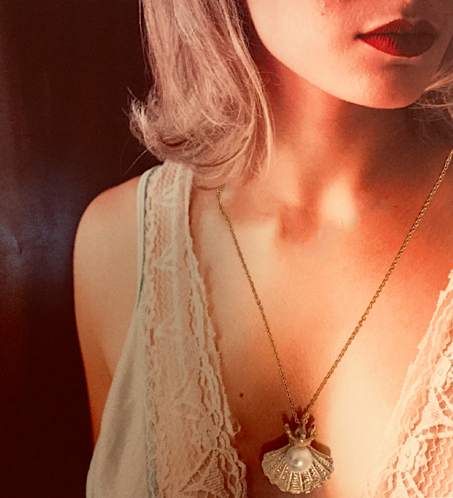 ★Stephan Lea★王冠のゴールド貝殻ペンダント | iichi ハンドメイド・クラフト作品・手仕事品の通販