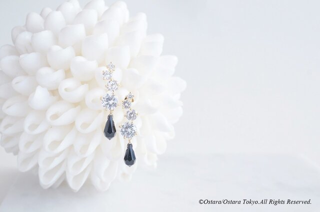 【16KGP】Teardrop CZ Orion Stud Earrings-Swarovski Black- | iichi ハンドメイド・クラフト作品・手仕事品の通販