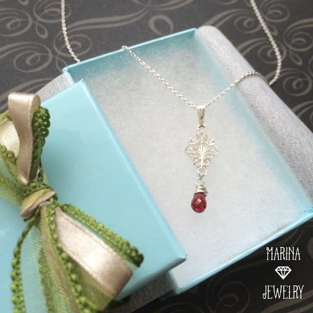 silver leaf - garnet {ガーネット} | iichi 日々の暮らしを心地よくするハンドメイドやアンティークのマーケットプレイス