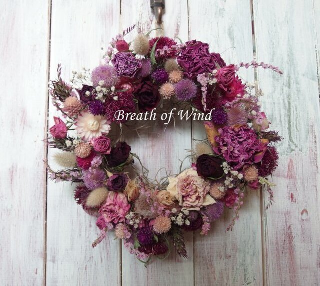 ピンクのスクエアリース | iichi 日々の暮らしを心地よくするハンドメイドやアンティークのマーケットプレイス