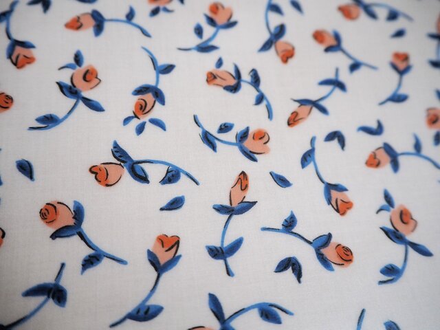 ラミネートラウンドポーチ 「Floating Flora」オレンジ | iichi ハンドメイド・クラフト作品・手仕事品の通販