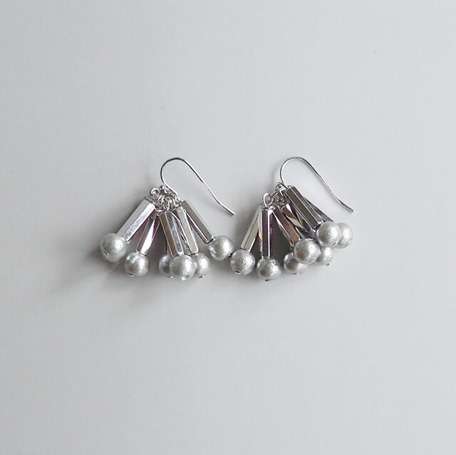 tsuntsun earrings /silver | iichi 日々の暮らしを心地よくするハンドメイドやアンティークのマーケットプレイス