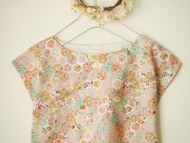 2018s/s 新柄 Liberty: Patchwork Storiesフレンチスリーブブラウス | iichi ハンドメイド・クラフト作品・手仕事品の通販