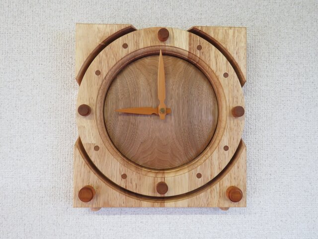 kakeoki clock クルミ＆Rubber treeのコンビネーション | iichi 日々の暮らしを心地よくするハンドメイドやアンティークのマーケットプレイス