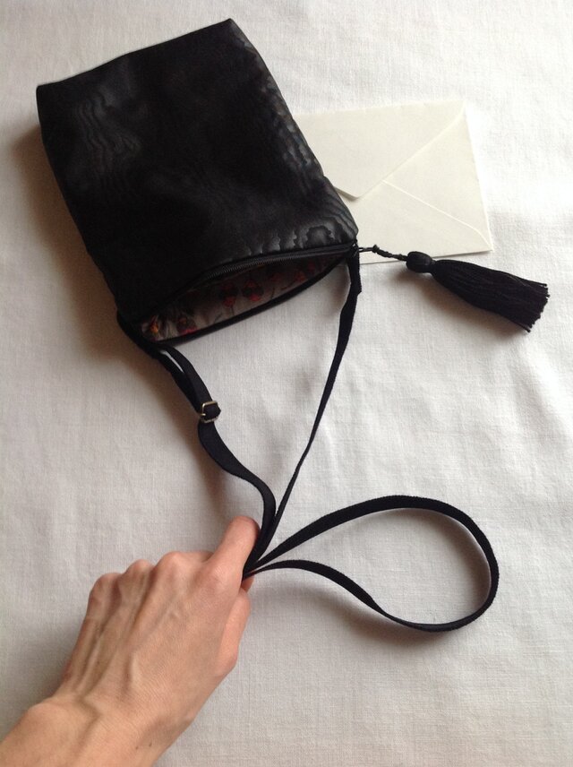 ポケットのようなポシェット | iichi ハンドメイド・クラフト作品・手仕事品の通販