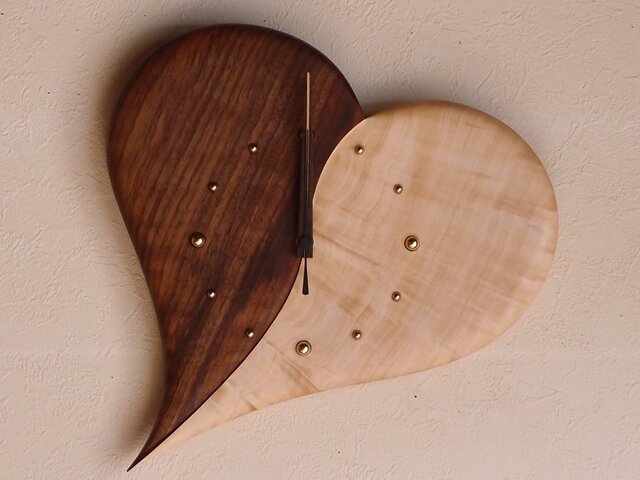 無垢の木の電波掛け時計 ハート 0010 | iichi ハンドメイド・クラフト作品・手仕事品の通販