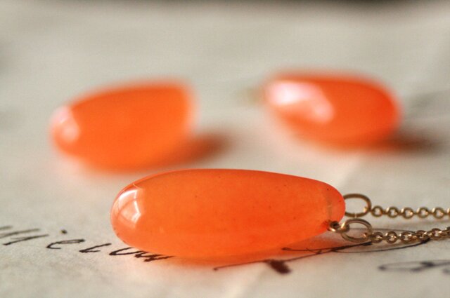 【14kgf】天然石オレンジジェード ネックレス | iichi 日々の暮らしを心地よくするハンドメイドやアンティークのマーケットプレイス