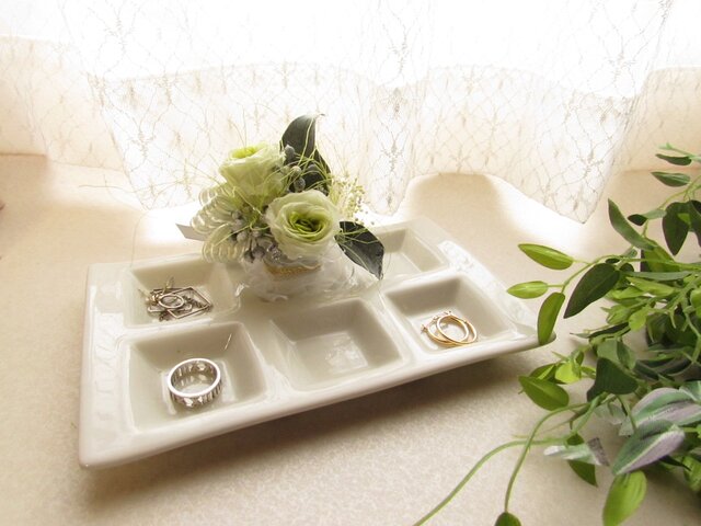 お部屋に！プリザーブドフラワーの小物トレイ（No.211） | iichi ハンドメイド・クラフト作品・手仕事品の通販