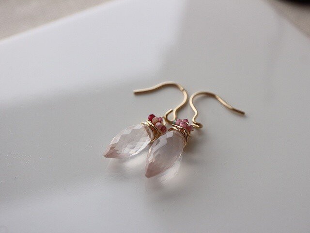 Rose bud＊バラの蕾＊ピンク＊ローズクォーツ＊14kgfピアス*no.206 | iichi ハンドメイド・クラフト作品・手仕事品の通販