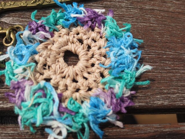 NYarn’sブックマーカー（blue-hanabi） | iichi ハンドメイド・クラフト作品・手仕事品の通販