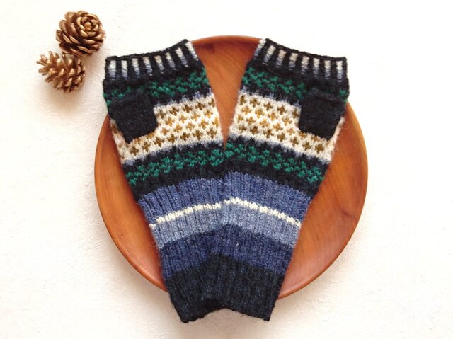 ＜2019’noël*＞フェアアイルアームウォーマー＊foresta・midnight＊ | iichi 日々の暮らしを心地よくするハンドメイドやアンティークのマーケットプレイス