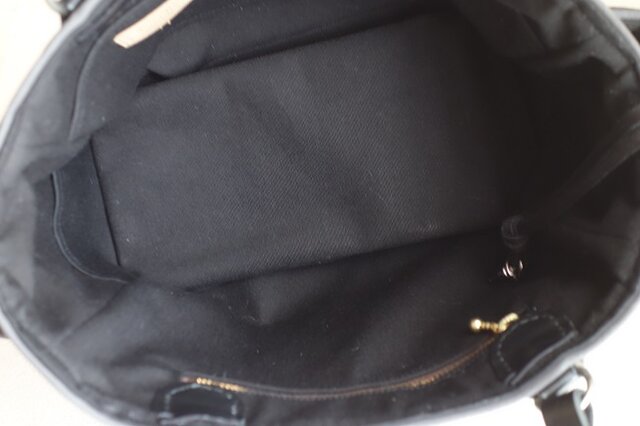 1様ご依頼品：サイドポケットバッグS（フランス生地 Thevenon：黒) | iichi 日々の暮らしを心地よくするハンドメイドやアンティークのマーケットプレイス