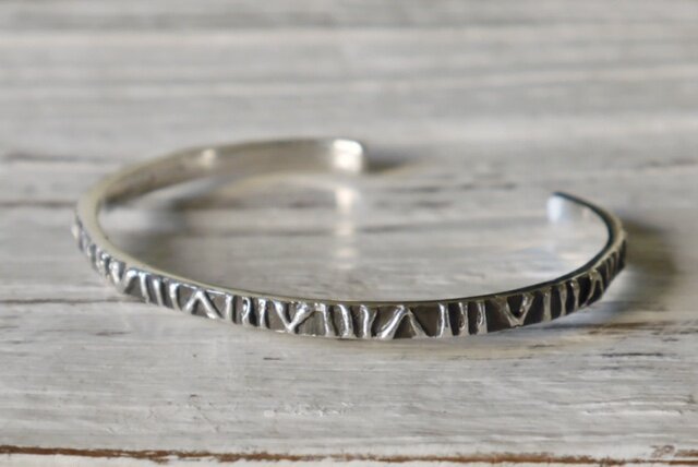 Native bangle (sv*いぶし)★ネイティブ★バングル★シルバー★細 | iichi ハンドメイド・クラフト作品・手仕事品の通販