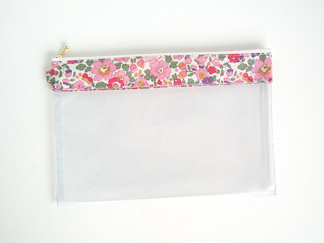 リバティ B5サイズ クリアポーチ （30） ベッツィ ピンク | iichi 日々の暮らしを心地よくするハンドメイドやアンティークのマーケットプレイス