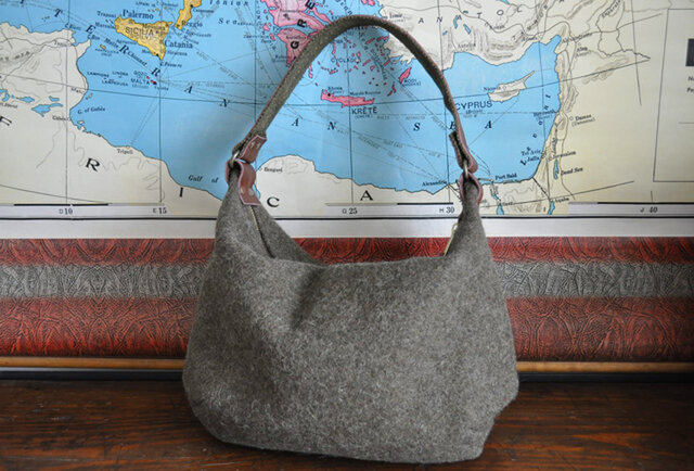 イタリア軍ウールブランケットのワンハンドルショルダー/＆1825. | iichi ハンドメイド・クラフト作品・手仕事品の通販