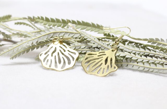 flutter earrings | iichi ハンドメイド・クラフト作品・手仕事品の通販