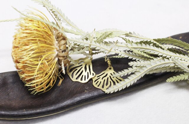 flutter earrings | iichi ハンドメイド・クラフト作品・手仕事品の通販