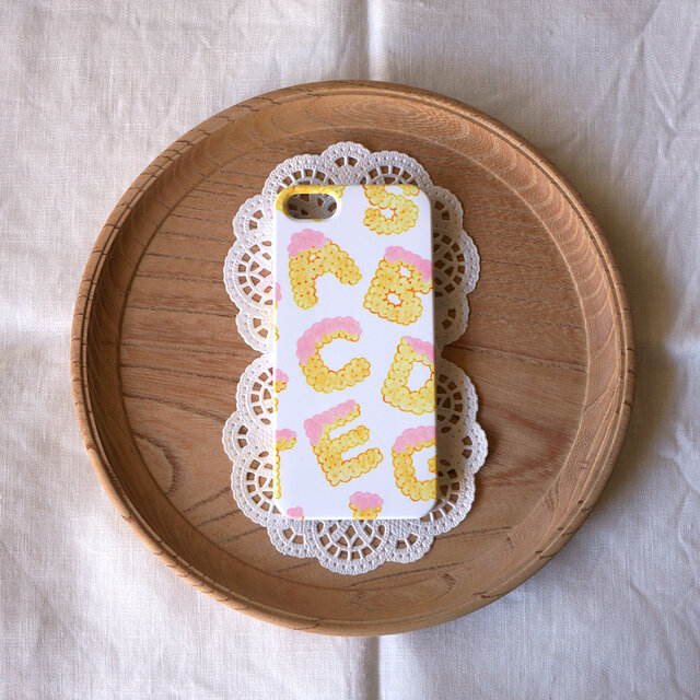 【iPhone/Android】側表面印刷＊ハード型＊スマホケース「biscuits alphabet(strawberry)」 | iichi ハンドメイド・クラフト作品・手仕事品の通販