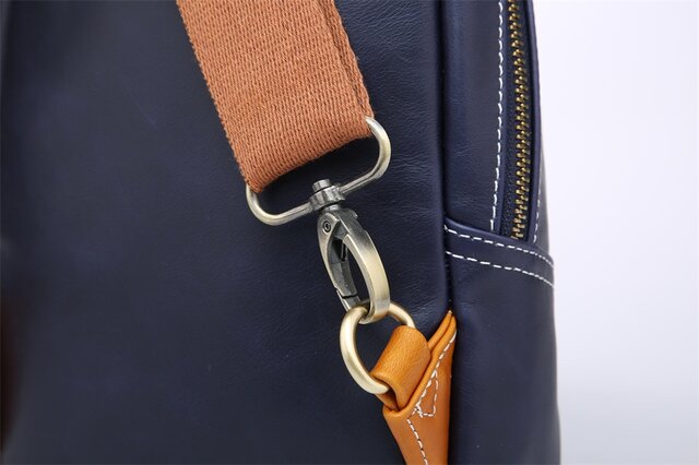 ボディバッグ ハンドメイド 高級 牛革レザー 斜めがけ ネイビーブルー Y08 | iichi ハンドメイド・クラフト作品・手仕事品の通販