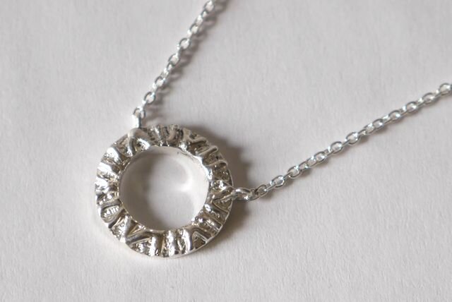 Native circle necklace(sv) | iichi ハンドメイド・クラフト作品・手仕事品の通販