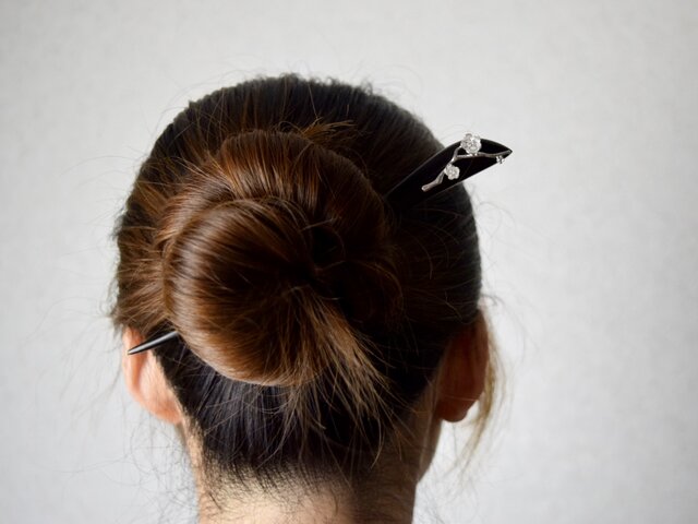 梅の花の簪 シルバー 黒檀 着物 0019 | iichi ハンドメイド・クラフト作品・手仕事品の通販