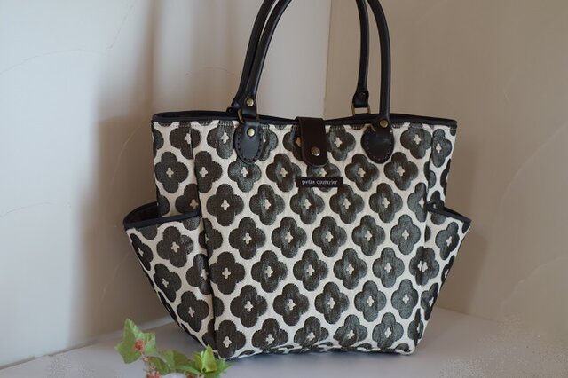 サイドポケットバッグS-2（フランス生地 テヴノンThevenon社「ビッグバン」：トープ色) | iichi ハンドメイド・クラフト作品・手仕事品の通販