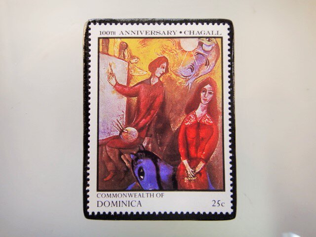 ドミニカ共和国 「シャガール」美術切手ブローチ5095 | iichi 日々の暮らしを心地よくするハンドメイドやアンティークのマーケットプレイス