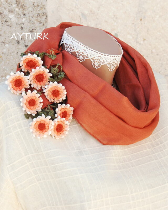 【再販】立体レース 花のコットンストール「ひまわり／2辺」テラコッタ・ブラウン | AYTURK／アイトゥルク | ハンドメイド通販 iichi（いいち）