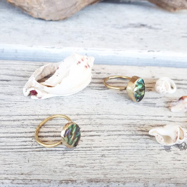 【11号】abalone shell ring | iichi 日々の暮らしを心地よくするハンドメイドやアンティークのマーケットプレイス